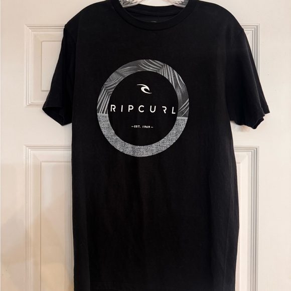 Rip Curl | Shirts | Rip Curl Black And White Circle Logo Tshirt | Poshmark